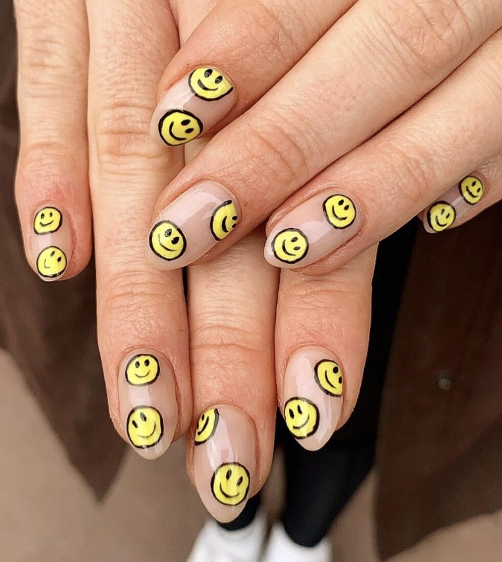 21 Smiley Face Nails That are Sure to Put A Smile on Your Face, Too ...