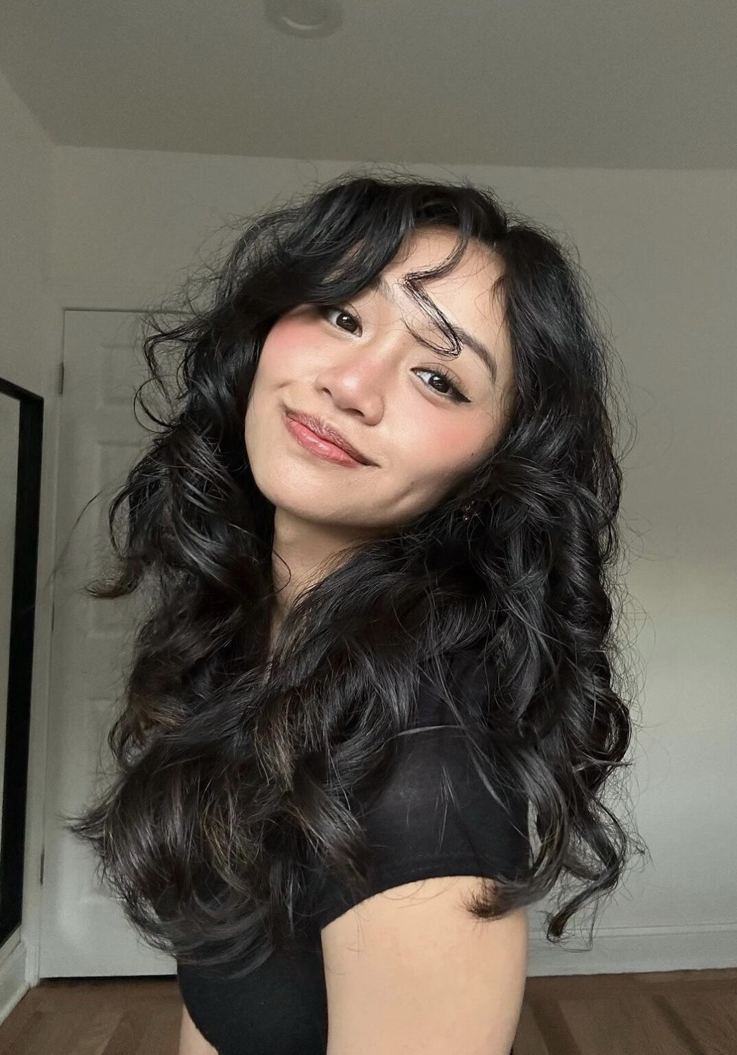 30 Iconic 90s Bangs Ideas - Days Inspired