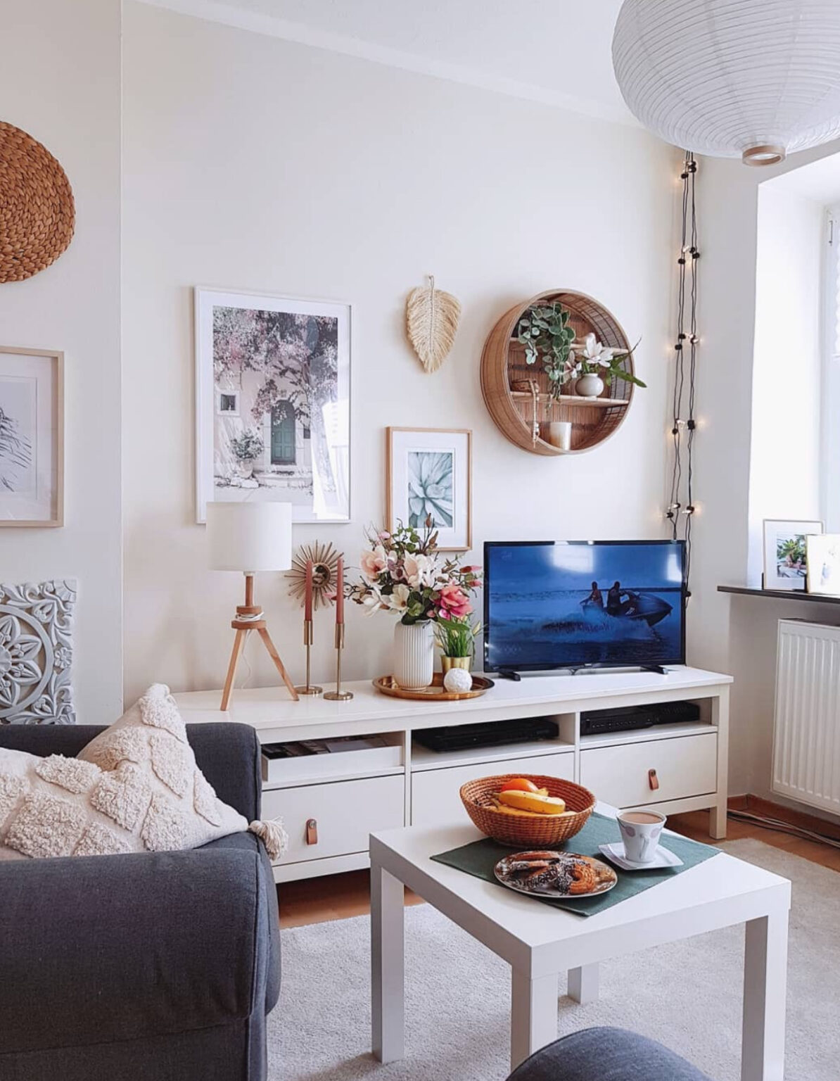 30 Genius Decorating Hacks for Small Living Rooms - Days Inspired
