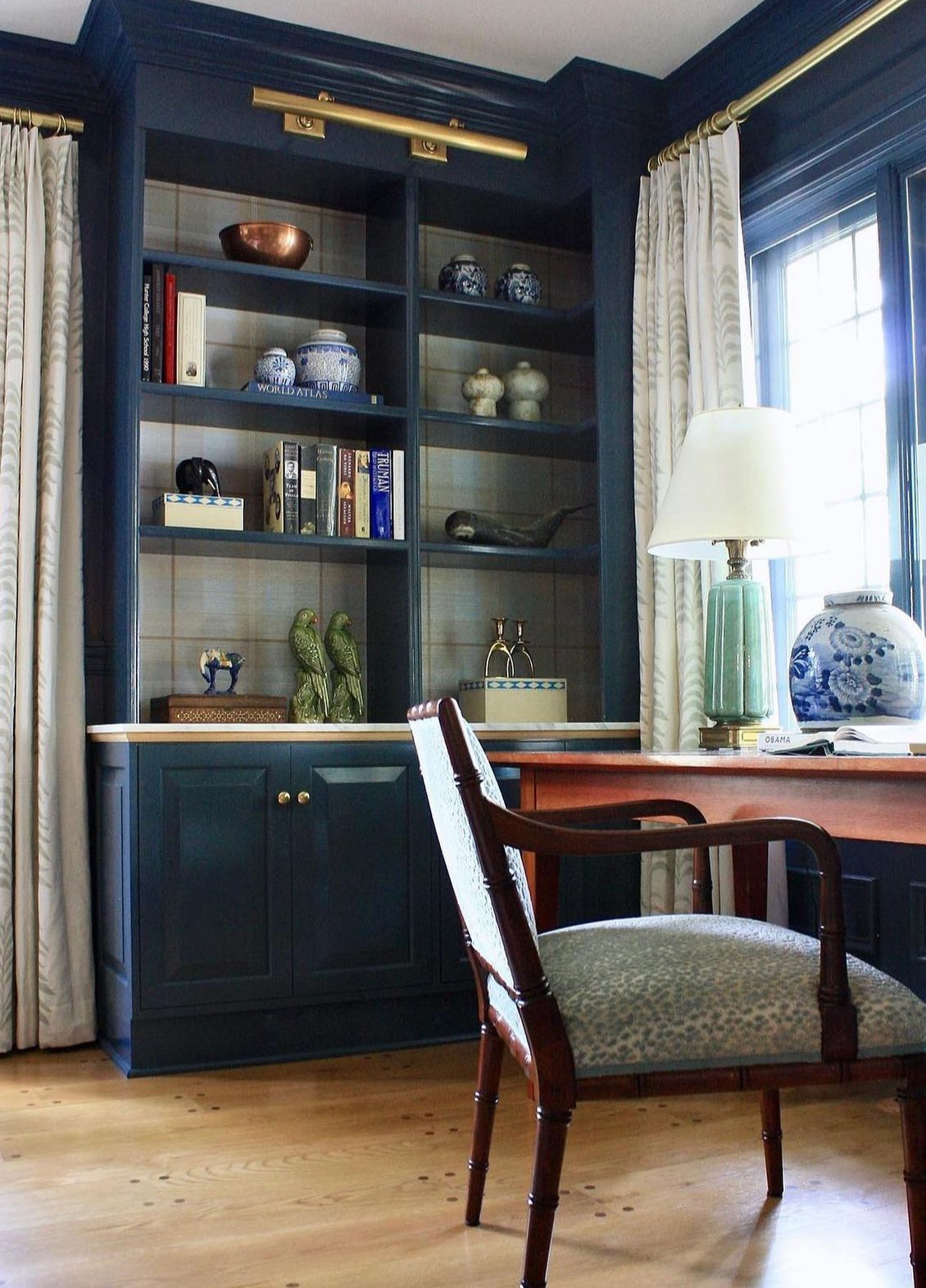 30+ Wallpaper Ideas to Spice Up Your Bookshelves - Days Inspired