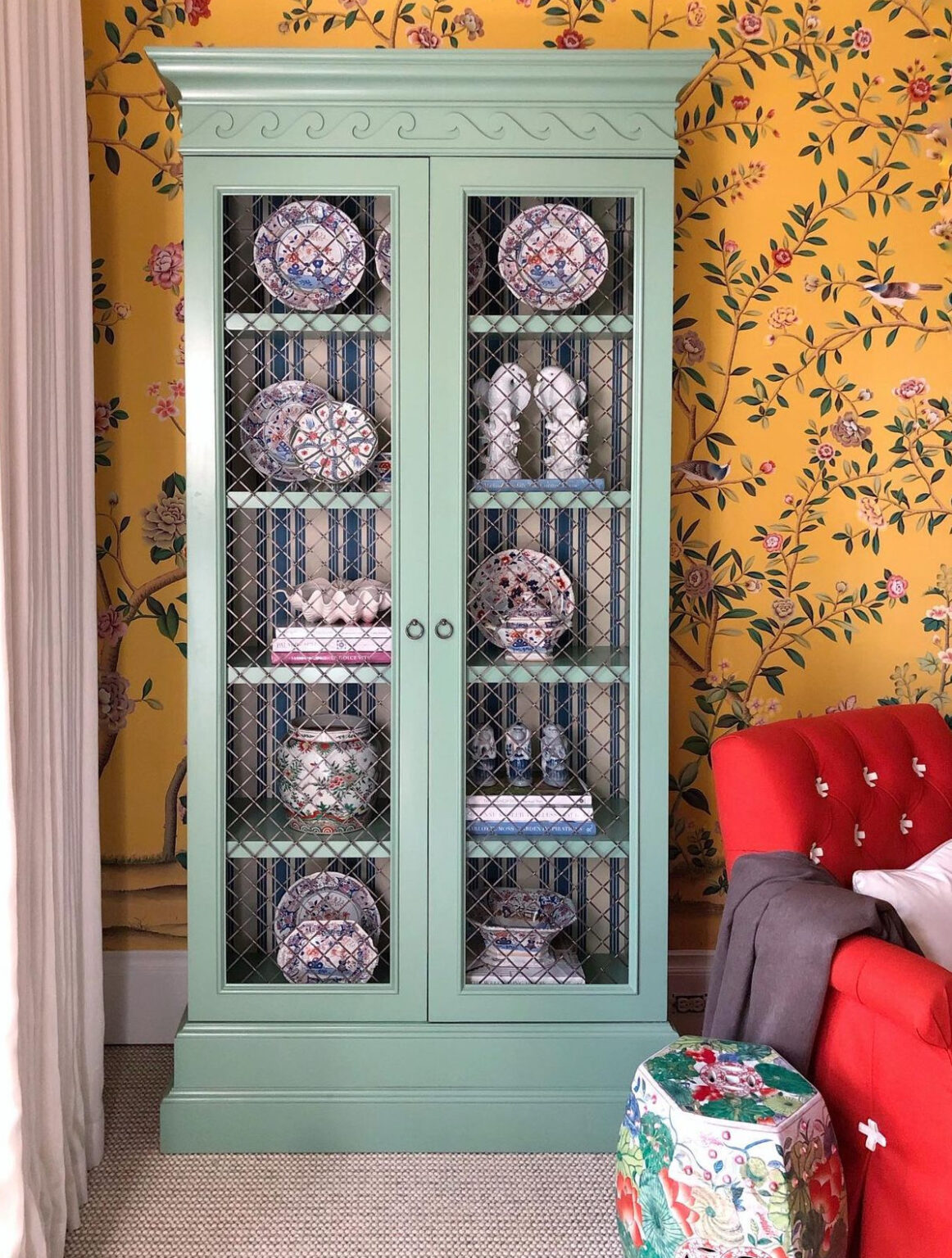 30+ Wallpaper Ideas to Spice Up Your Bookshelves - Days Inspired