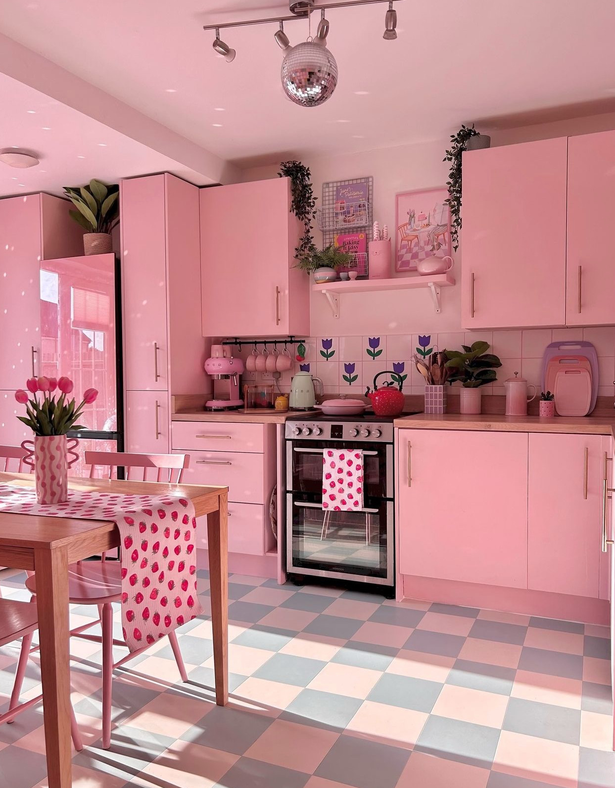 Pretty in Pink: 37 Pink Spaces That Will Brighten Your Day (and Your ...